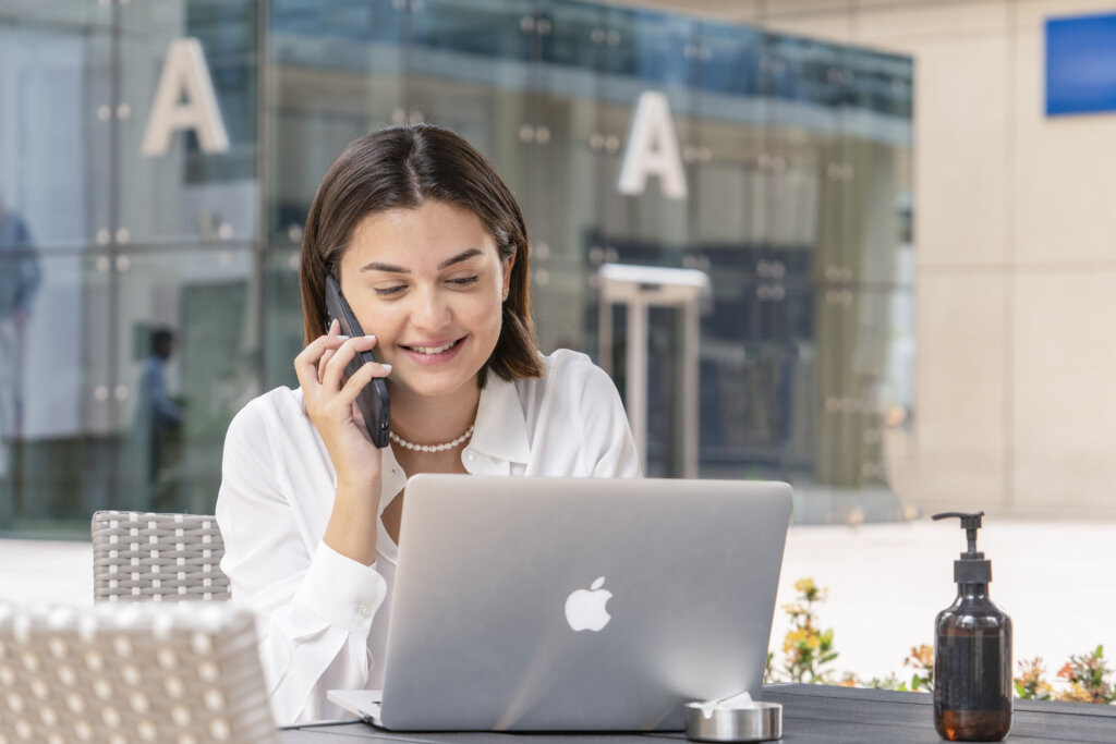 Bringing IT and Marketing Together: Building Customer Relationships in ...